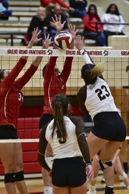 Great Bend varsity, JV volleyball compete - Great Bend Tribune