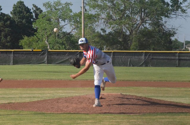 Bat Cats' Nedved sparks twin bill sweep - Great Bend Tribune