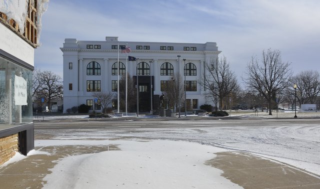 Bitter cold embrace: Central Kansas wakes to cold snap - Great Bend Tribune