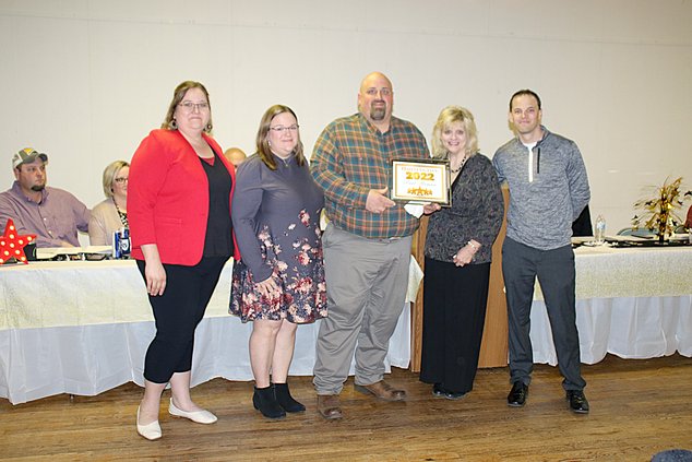Axman honored at Hoisington Chamber Banquet - Great Bend Tribune