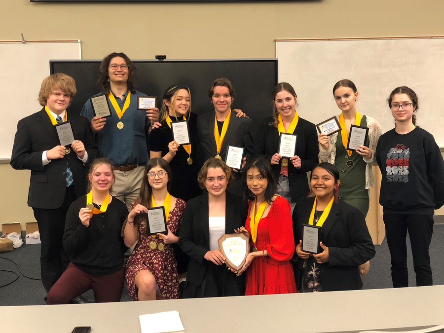 GBHS forensics qualifies eight members for nationals - Great Bend Tribune