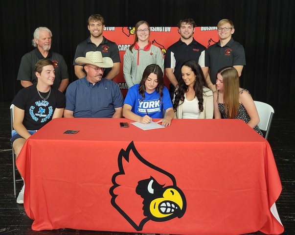 Cardinals' Wikum signs wrestling letter - Great Bend Tribune