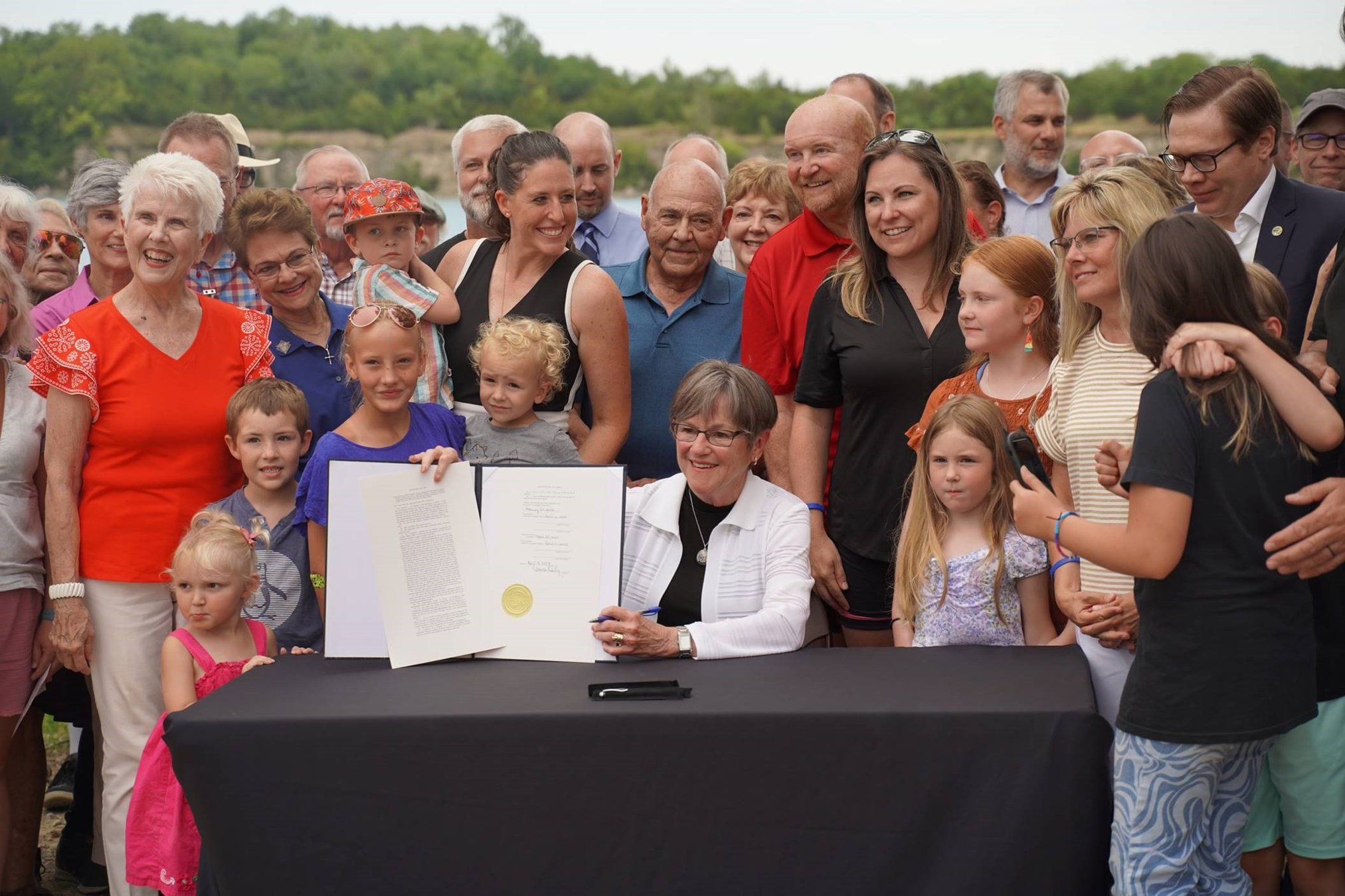 Kelly ceremonially signs bill recognizing Lehigh Portland State Park ...