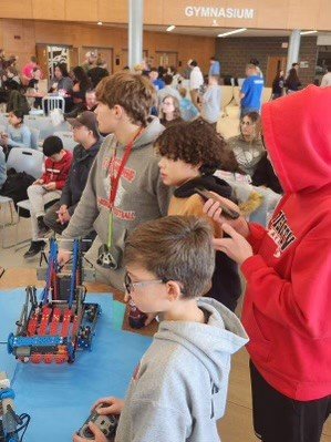 Robotics rampage: HMS Robotics qualifies for state - Great Bend Tribune