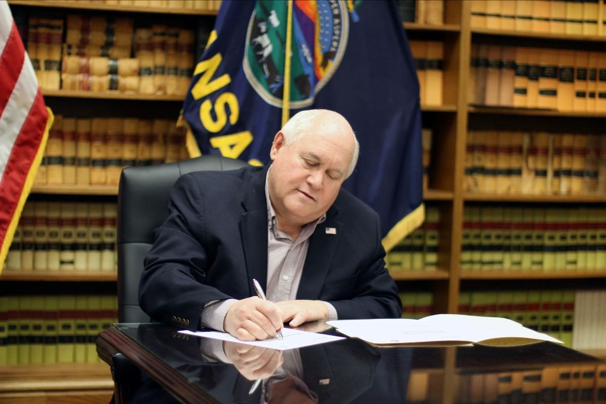 Rep. Ron Estes officially enters 2024 race on anniversary of Lincoln’s ...