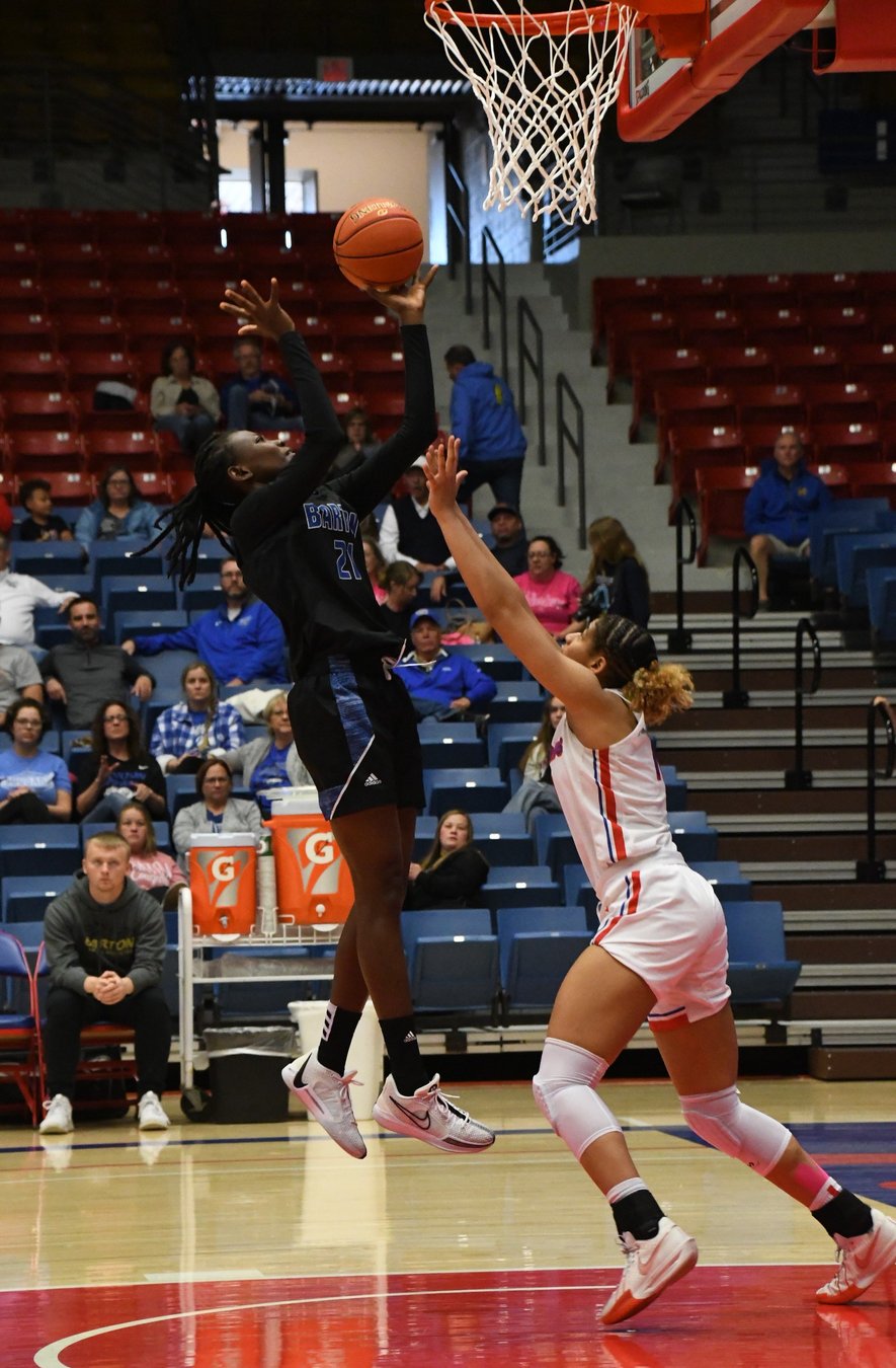 Hutchinson women down Cougars - Great Bend Tribune