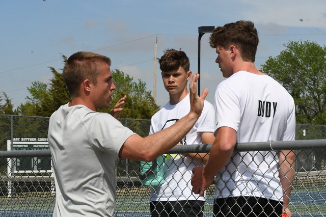Oilers' tennis wins home tourney - Great Bend Tribune