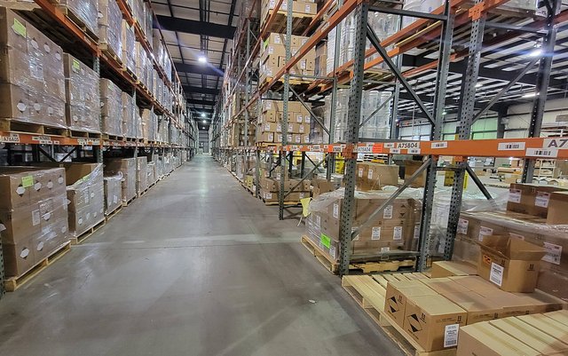 High-traffic warehouses - Great Bend Tribune