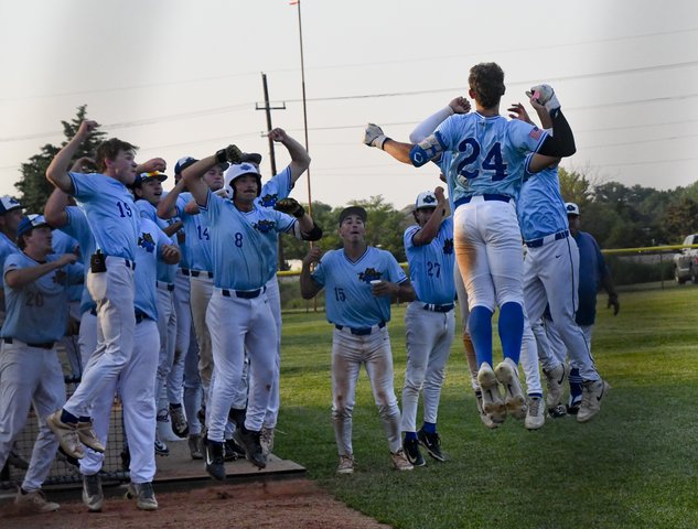 Deacon Pomeroy sparks Bat Cats, 10-8 - Great Bend Tribune