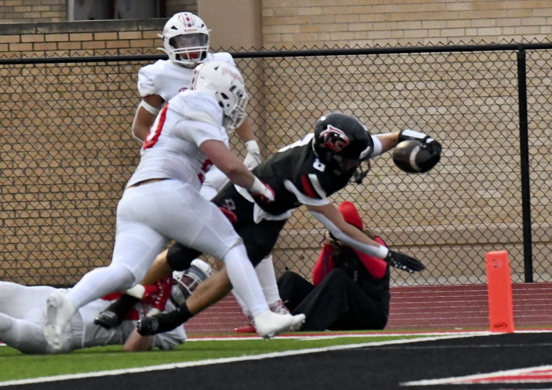 Lighting bolt Ohnmacht strikes for third time - Great Bend Tribune