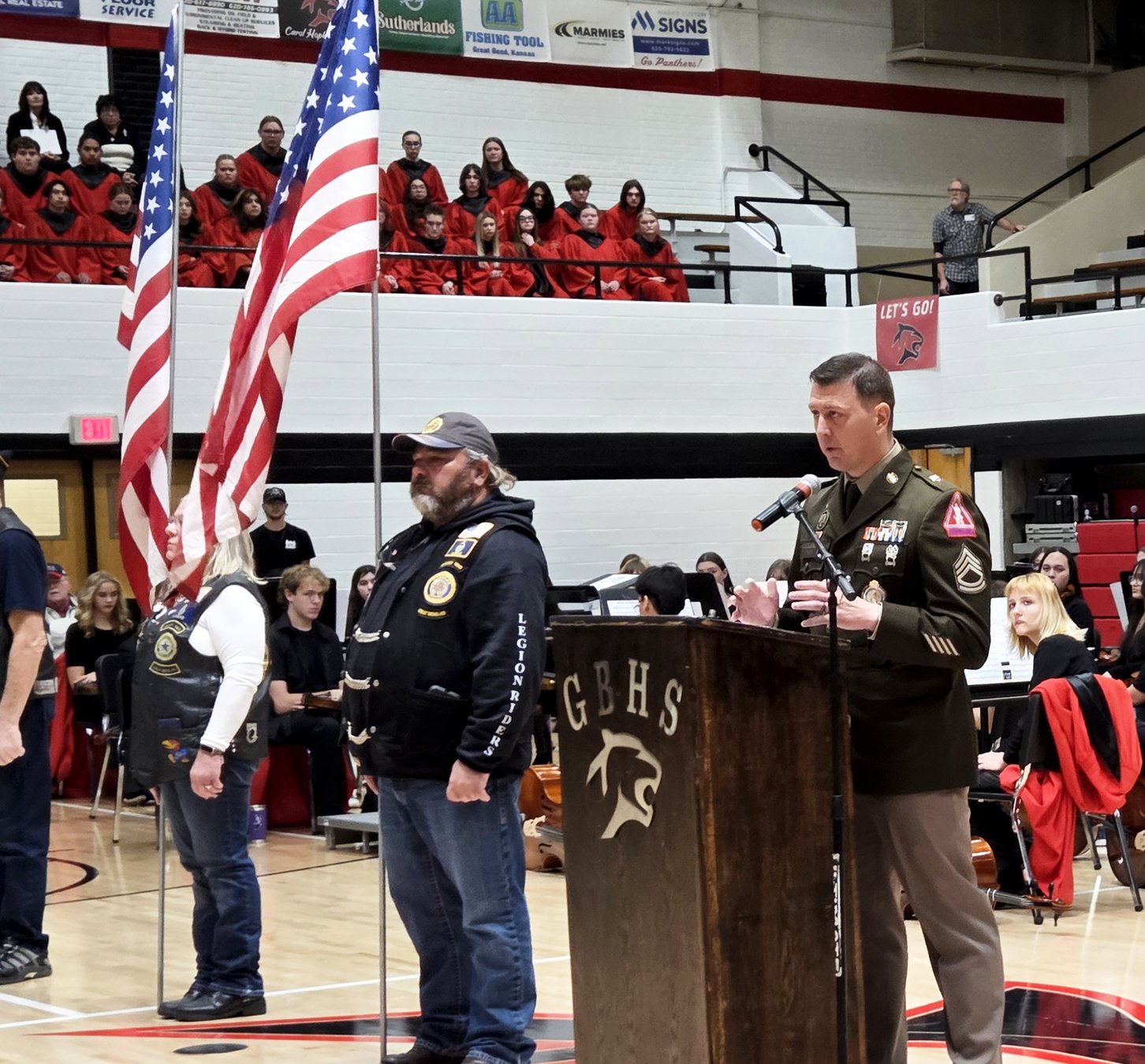 Students say thank you to veterans - Great Bend Tribune