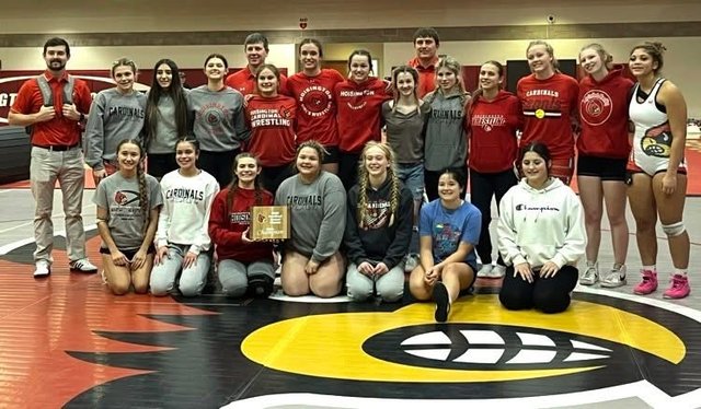 Hoisington girls win home wrestling title - Great Bend Tribune