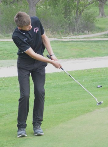 Great Bend golf shows progress - Great Bend Tribune